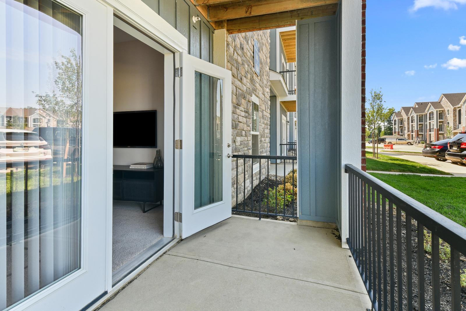 Carlton Manor Drive – BIA Parade of Homes